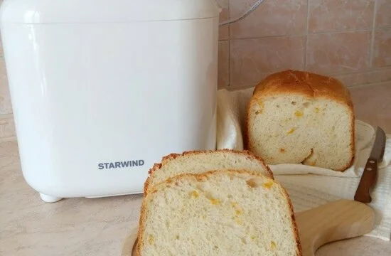 Кукурузный хлеб с консервированной кукурузой в хлебопечке Starwind SBM2085 - Хлебопечка.ру