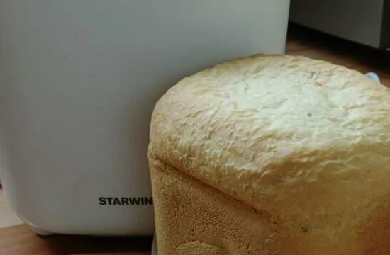 Хлеб с вялеными томатами и сыром Фета в хлебопечке Starwind SBM2085 - Хлебопечка.ру