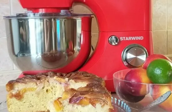 Йогуртовый пирог с нектаринами с использованием планетарного миксера Starwind SPM5186 ...